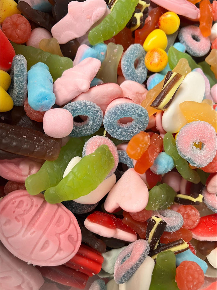 Amazing Selections of Retro and Imported Candy, Snacks, and Beverages ...